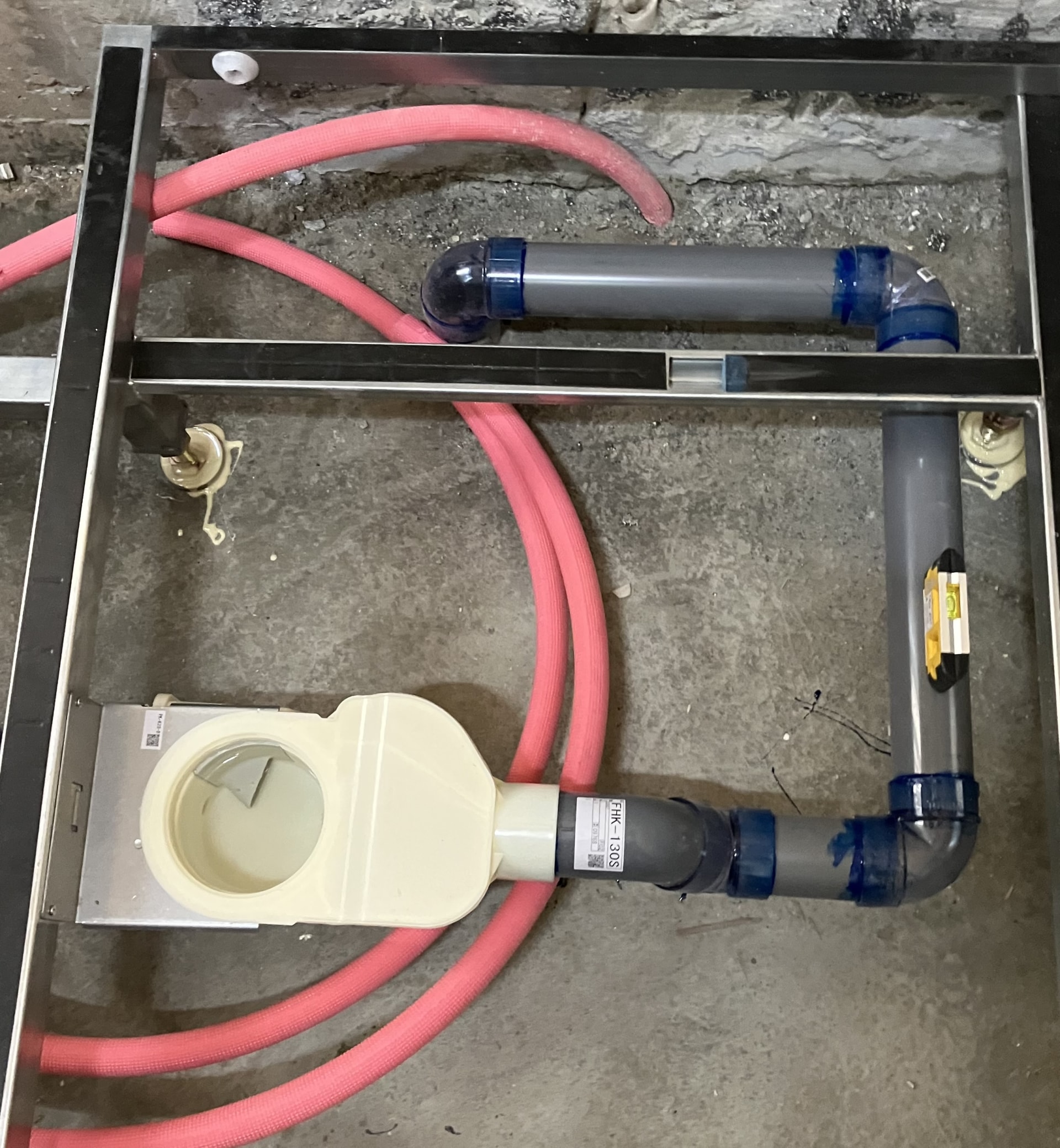 ユニットバス組立 排水配管 - Handymanリフォームブログ